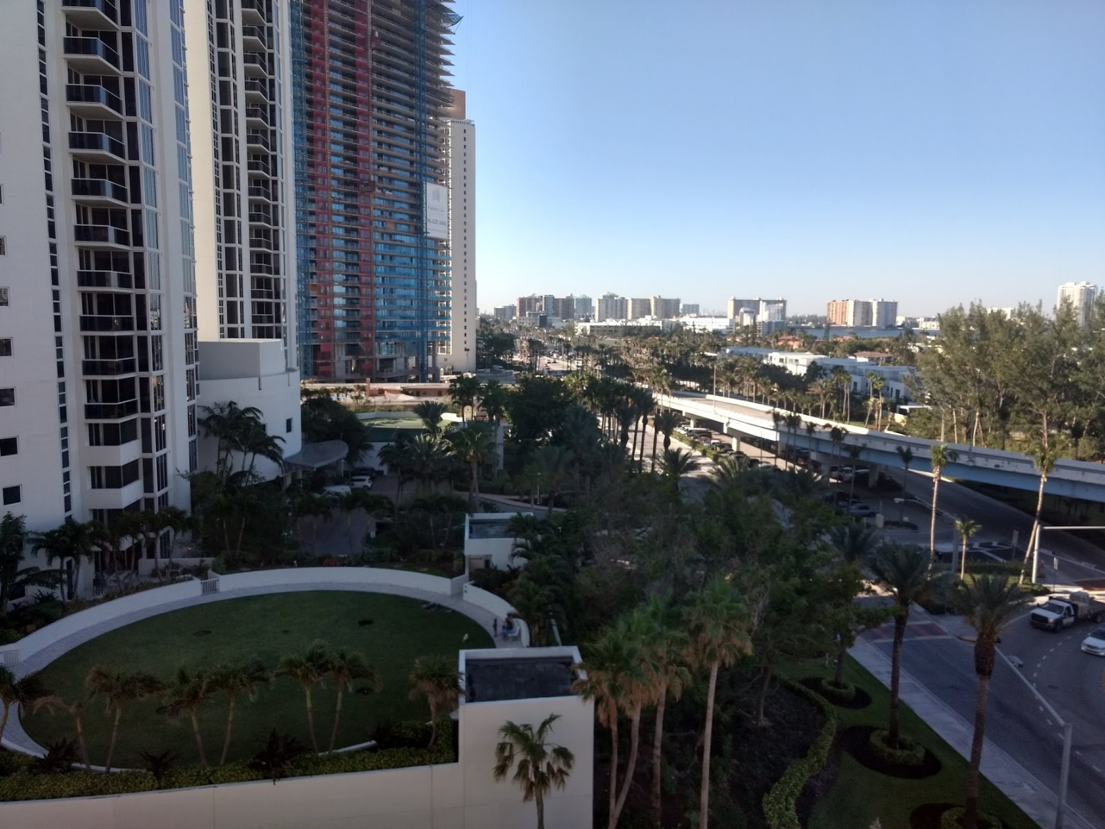 Mi excelente experiencia con Airbnb en Marco Polo Beach Resort, Sunny ...